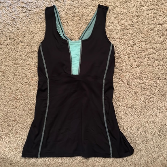 GAIAM | Tops | Gaiam Yoga Tank Built In Bra With Removable Cups Medium ...